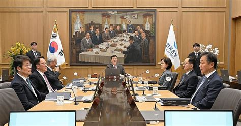 고유가에 물가 경로 불안한은 기준금리 10연속 동결할 듯