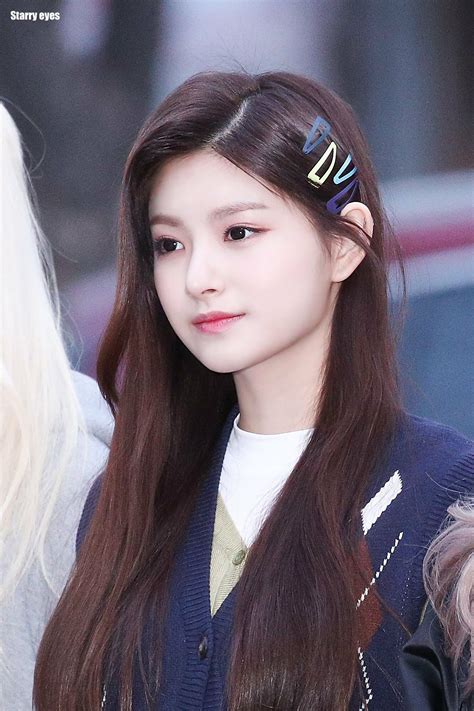 Everglow ~ Yiren Selebritas Gadis Cantik Gadis Cantik Asia