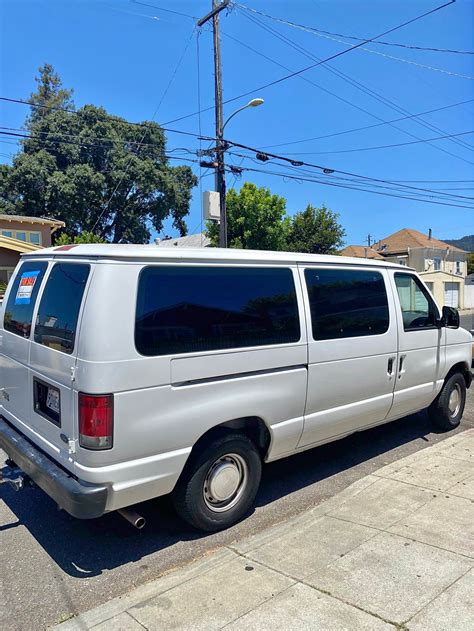 1999 Ford Econoline E150 Passenger · Van