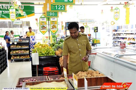 Mayor Of Negombo Dayan Lanza නත්තල් උත්සව සමයේදී නගරයේ හා නගරයට