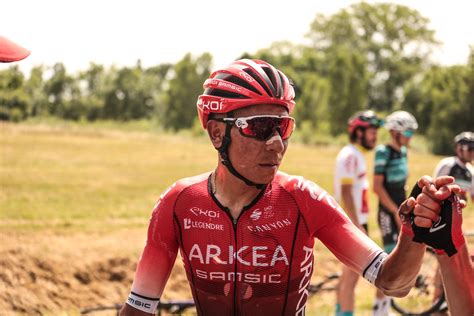 Nairo Quintana Muestra Sus Heridas Tras La Caída En La Etapa 2 De La