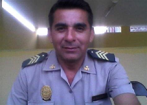 Policía es denunciado por tocar y filmar desnuda a adolescente en