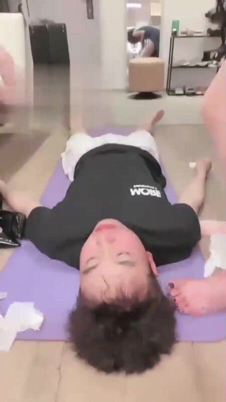 Chinese Femdom Vomit Video 10
