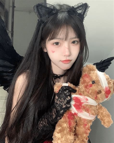 暗黑系来了！可爱的黑色天使翅膀美女壁纸 搜狐大视野 搜狐新闻