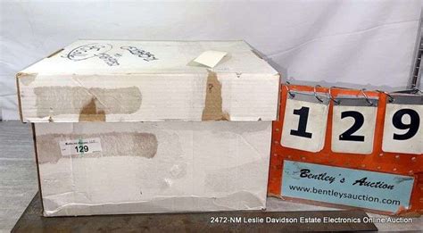 Box Assorted Electronic Connectors Bentley And Associates Llc