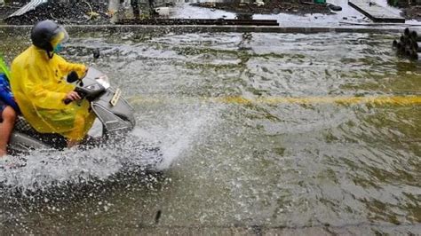 Panchganga River Crosses Warning Mark After Heavy Rains In Kolhapur