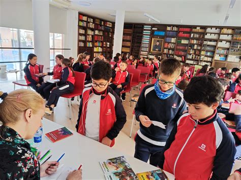 Beatriz Osés Comparte La Pasión Por La Literatura En Salesianos Úbeda