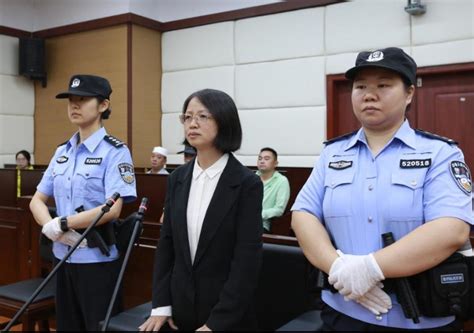 攀附省委书记妻子获提拔的她，认罪悔罪！反腐大片披露她受贿买下4000万元的别墅 腾讯新闻