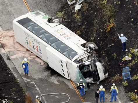 フォト観光バス横転運転手逮捕 富士山巡る日帰りツアー 産経ニュース