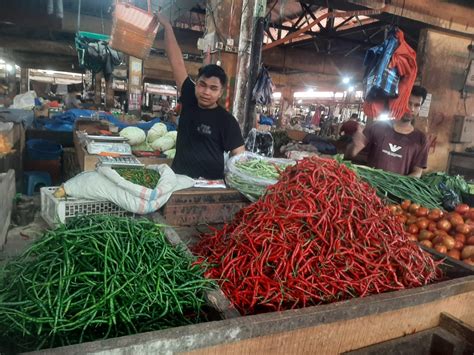 Pasca Idul Fitri Harga Cabai Di Pasar Induk Lambaro Turun Jadi Rp 40