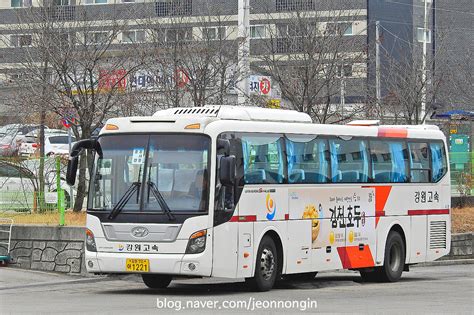 춘천터미널의 강원고속 보배드림 트럭버스중기