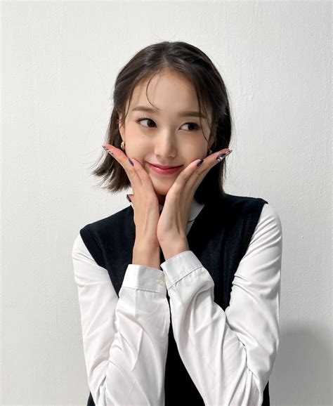 blip 2022년 3월의 꽃사슴 재이