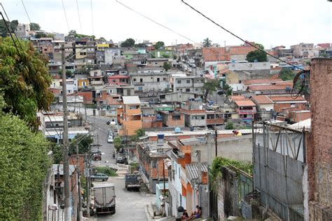 Número de brasileiros em pobreza extrema cresce dois milhões Jovem Pan