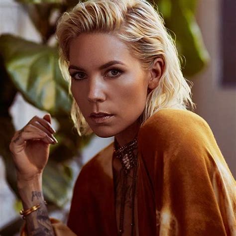 Skylar Grey On Em R Eminem