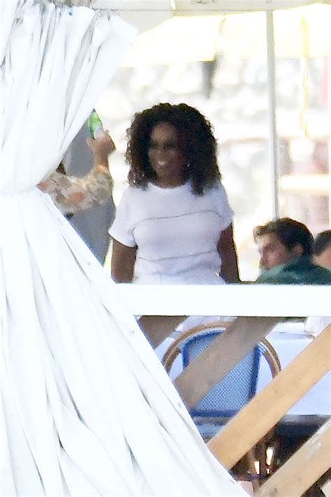 Oprah Winfrey Rocks All White Outfit On Amalfi Coast Vacation