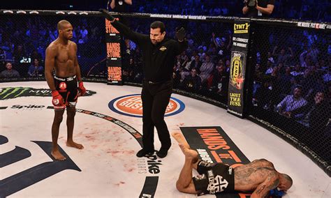 Ouch Mma Fighter Evangelista Cyborg” Santos Fractures Skull In Devastating Ko The X Ray