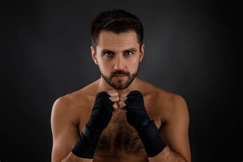 Premium Photo Muscular Boxing Man Ready To Fight