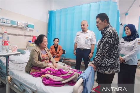 Dirut Bpjs Kesehatan Cek Layanan Kesehatan Di Rsud Ciracas Antara News