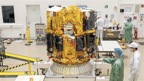 Spacex Launches Japanese Lander Nasa Cubesat To The Moon