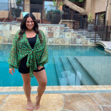 Lily Zenner Fora Travel