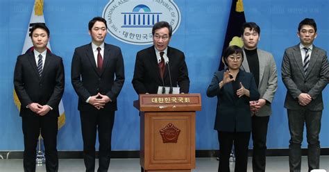 이낙연 전 대표 탈당 기자회견