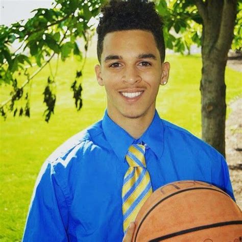 Stream Chris Loos Listen Online For Free