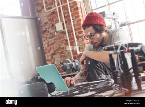 Programmer Hi Res Stock Photography And Images Alamy