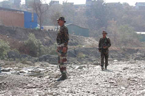 အိန္ဒိယပိုင်နက် ဗုံးကျမှု မြန်မာနဲ့ ဆွေးနွေးနေ — မြန်မာဌာန