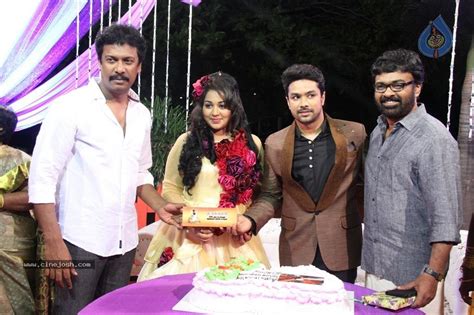 Actor Harish And Abinaya Wedding Reception Photo 35 Of 35