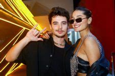 Sasha Meneghel e João Figueiredo patinam em Nova Iorque