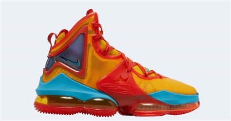 르브론 19 스페이스잼 풋셀 커뮤니티