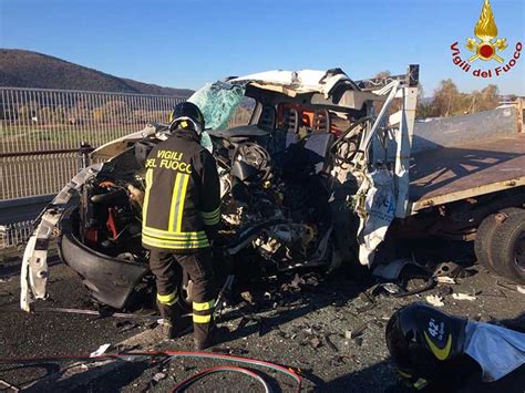 Grave Incidente Sulla A12 Tra Sarzana E Carrara Muore 32enne