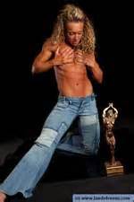 Female Bodybuilder Leann George Goes Nude