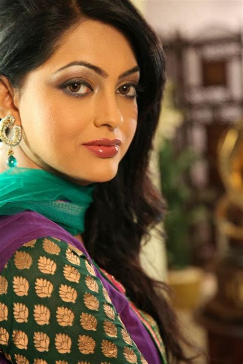 Bangladeshi Actress Nipun Hot Photos Still Picture Scandals