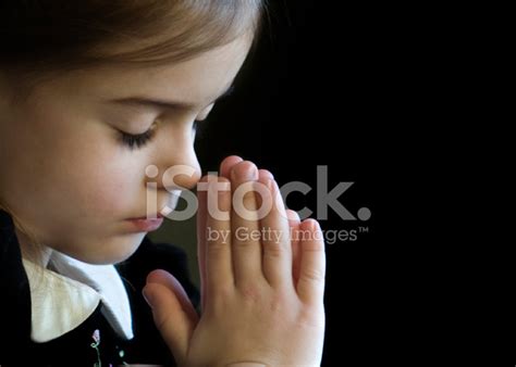 작은 아이의 기도 스톡 사진 Freeimages