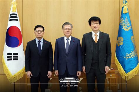 대한민국 청와대 On Twitter 문재인 대통령은 오늘 이제민 국민경제자문회의 부의장 이정동 경제과학특별보좌관과 오찬을