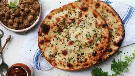 China To Amritsar Chinese Vendor Making Amritsari Kulcha Watch