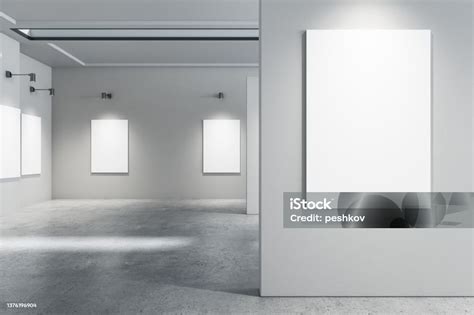 빈 흰색 모의 포스터와 현대 콘크리트 갤러리 인테리어 전시 컨셉 3d 렌더링 미술관에 대한 스톡 사진 및 기타 이미지 미술관