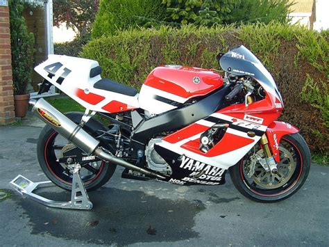 1996 Yamaha YZF 750 R Moto ZombDrive
