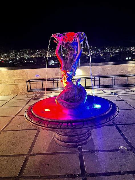 آبنما بزرگ‌ کوچک مجسمه فرشته بال کوروش نما پاشوره فایبرگلاسمصالح و