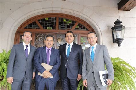 Felicita Silvano A José Hernández Por Obtener Presea Melchor Ocampo