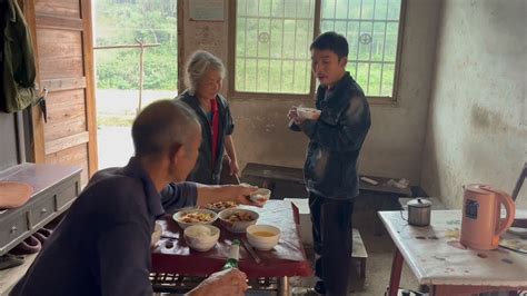 粉丝赞助的鱼和肉，老伍做菜只煮了几块鱼，太节俭了 Youtube