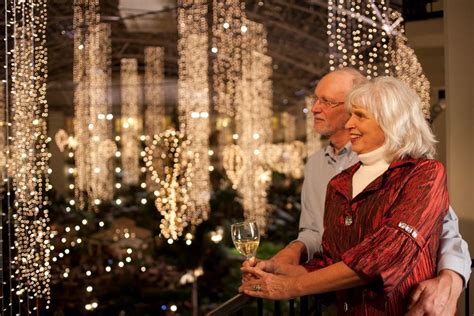 Christmas Hotel In Nashville Christmas At Gaylord Opryland