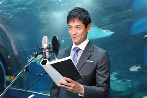沢村一樹が魚影をバックにアフレコに挑戦 『名探偵コナン 黒鉄の魚影』新場面写真も公開 の画像・写真 ぴあ映画