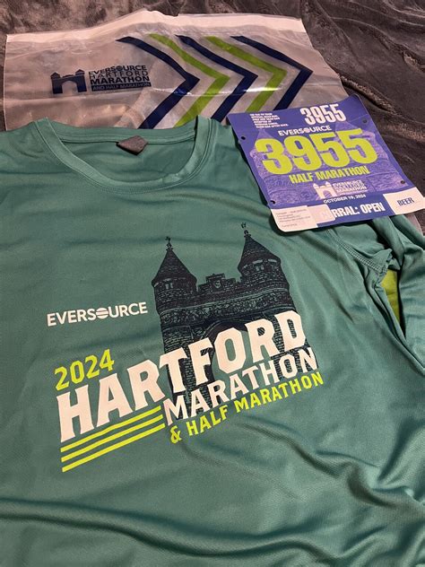 Its Official Im Running The Hartford Half Even Though I Dont Love Running I Love A