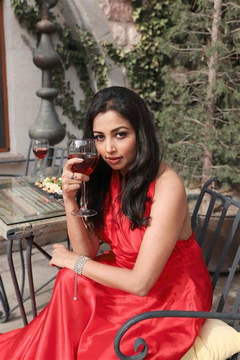 Reecha Sinha Reecha Sinha On Threads