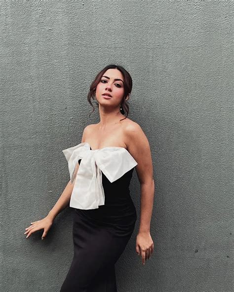 Reem Sameer Shaikh Shows Her Stylish Hot Avatar In This Tight Fit Black Dress See Now