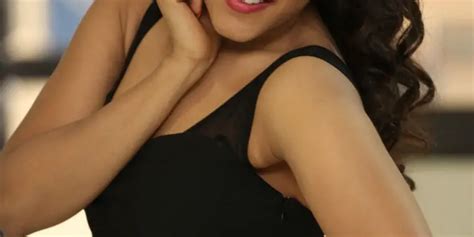 Actress Naira Shah Hot Sexy Stills 526328 Galleries And Hd Images