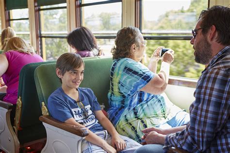 Pullman Class Grand Canyon Railway And Hotel