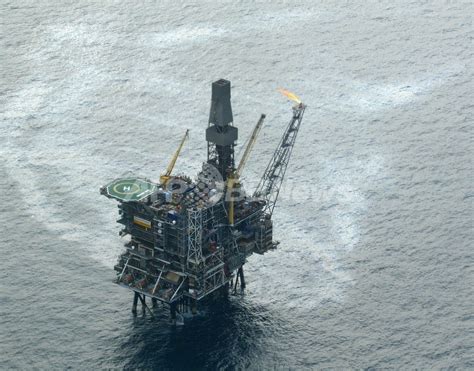 北海の石油プラットフォームで火災、従業員らが避難 写真1枚 国際ニュース：afpbb News